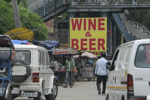 Rampant encroachment turns Kapashera road into a lane of chaos ...