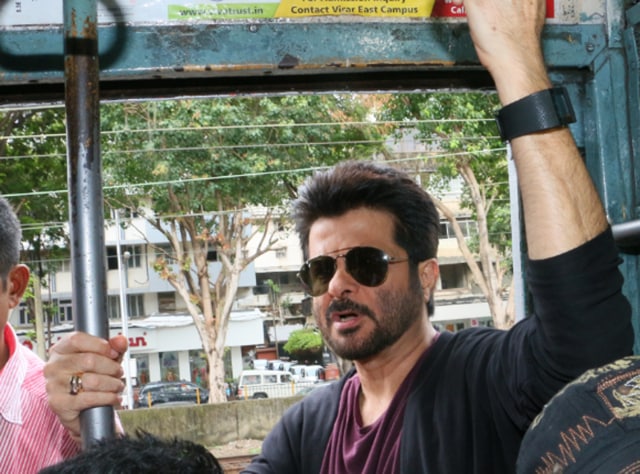 Anil Kapoor took the Mumbai local, tweeted about it, made people late ...