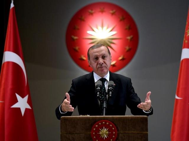 Turkey’s Erdogan urges supporters to take to streets, thwart coup ...