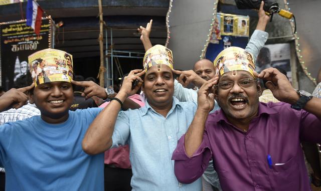 Rajinikanth is ultimate, say fans after first shows across India ...