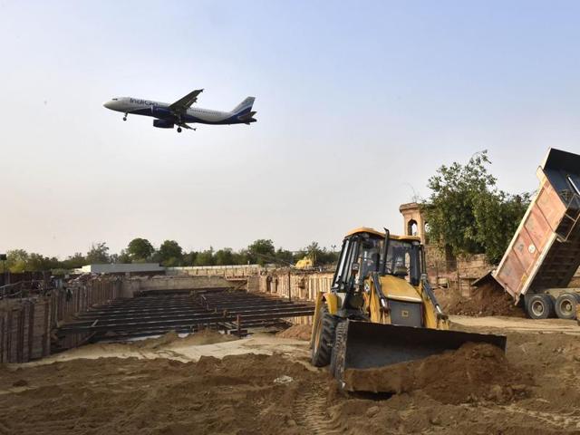 Elevated taxiway at Delhi airport to cut travel time by 25 mins ...