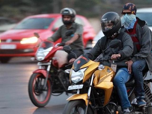 Maharashtra govt to reconsider ‘No helmet, no fuel’ rule | Mumbai news ... Maharashtra govt to reconsider ‘No helmet, no fuel’ rule | Mumbai news ...
