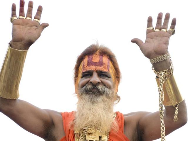 ‘Golden Baba’ heads towards Delhi | Hindustan Times