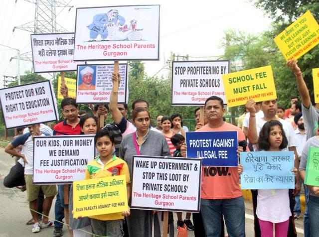 Gurgaon: City parents protest hike in school fees | Hindustan Times