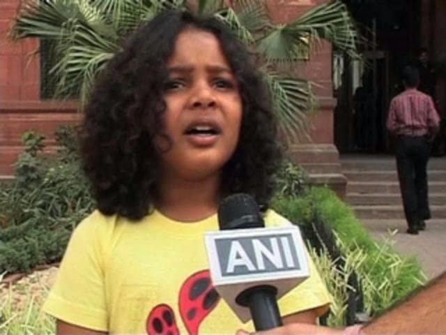 PM Modi meets National Child awardee and unicyclist Aaryan Balaji ...