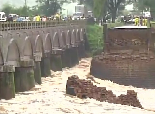 British-era bridge near Mahad washed away in floods, 29 feared dead ...