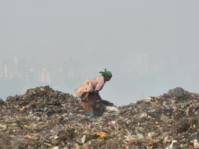 Deonar dumpyard: BMC bars ragpickers | Mumbai news