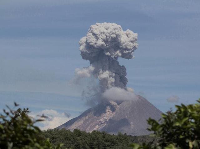 Volcanic eruptions in Indonesia hit air travel as flights cancelled ...