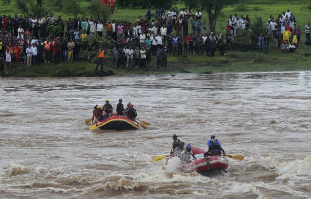 Mahad bridge collapse: 5 bodies recovered, hope of finding survivors ...