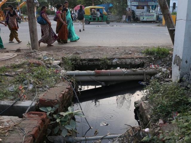 Polythene-choked drains behind recent waterlogging, say Noida officials | Hindustan Times