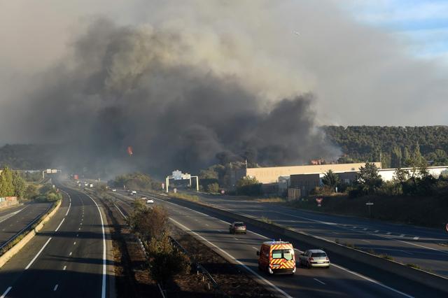 4 dead, thousands evacuated as fires ravage southern France and ...