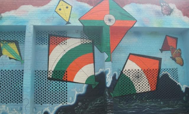 Prison inmates paint their walls in colours of Independence | Hindustan ...