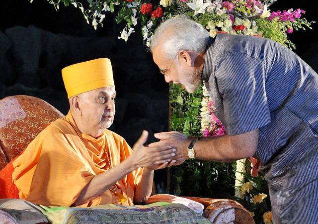 BAPS head Pramukh Swami Maharaj dies at 95, PM tweets will ‘miss his ...
