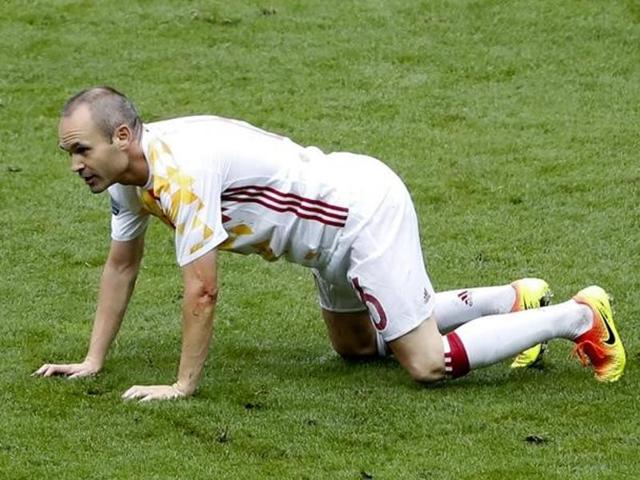 Barcelona captain Andres Iniesta to miss start of La Liga season due to ...