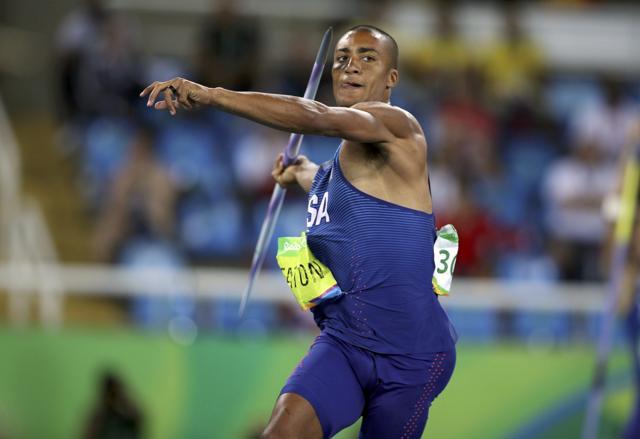 Ashton Eaton, world’s best all-round athlete, wins second straight gold ...