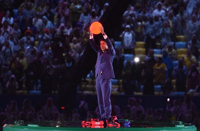 Japanese PM Shinzo Abe wows Rio closing ceremony dressed as Super Mario ...