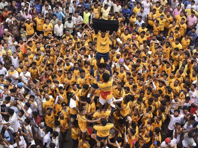 Maha aartis, govindas and more: See how the city celebrates Janmashtami ...