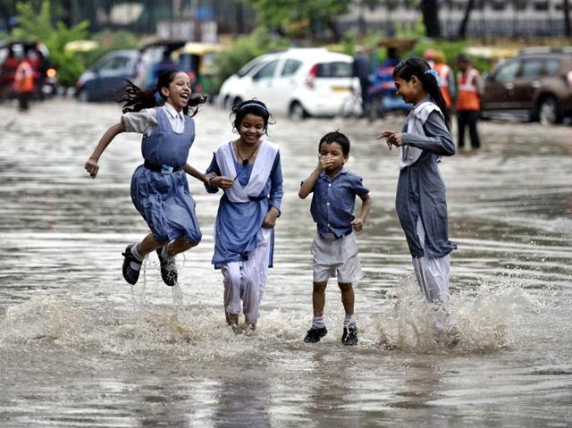 Jam-ming: Caught, smiling in Delhi rain | Hindustan Times