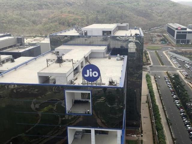 Free voice calls to cheap 4G phones: Takeaways from Reliance Jio launch ...