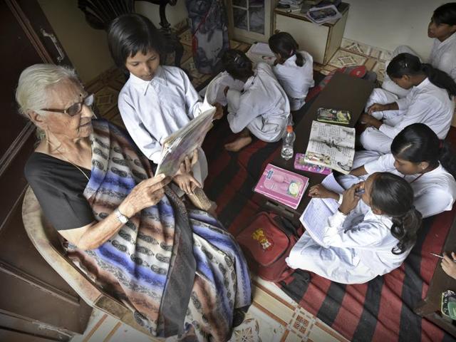 Happy Teachers Day: No schools, no salary, but these teachers soldier ...