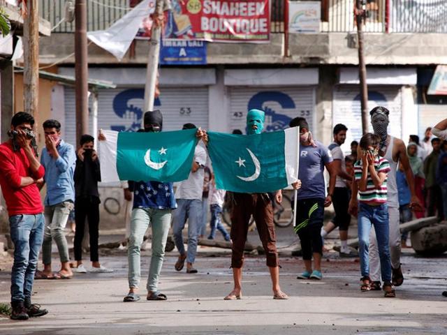 Faceless protest leadership in Kashmir poses a major challenge: Centre ...