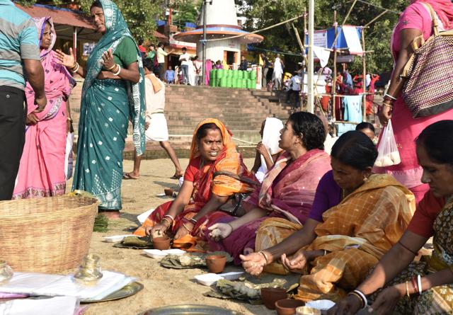 The great digital divide: To do or not to do an online pind daan| India ...