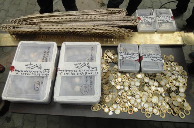 Coin-minting factory busted in Delhi, fake currency worth Rs 40,000 ...
