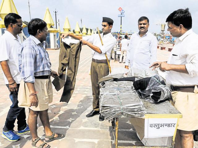 RSS cadre to don brown trousers from Vijayadashami | Latest News India