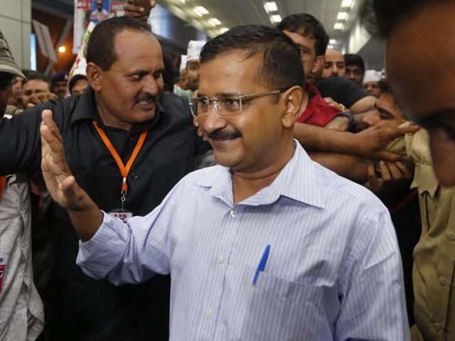 ‘Jai Patidar, Jai Sardar’: Kejriwal sounds 2017 poll bugle at Gujarat ...