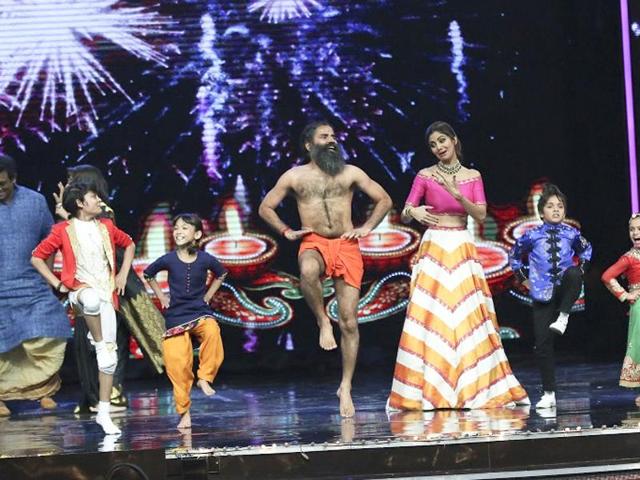 Boogie with Baba! Let Ramdev teach you some yoga-inspired dance moves ...