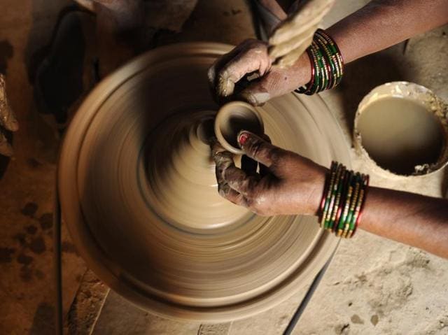 Lighting up your Diwali: See these potters keep the art of making diyas ...