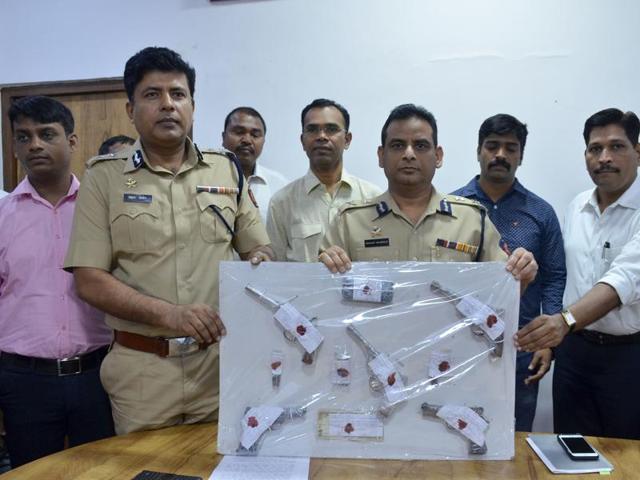 Uttar Pradesh man arrested for carrying illegal firearms at Nerul ...