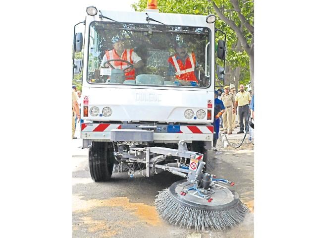 Mechanised night sweeping in Chandigarh’s southern sectors in 15 days ...