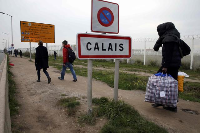 ‘It’s over’: Calais ‘jungle’ camp migrants to give up their British ...