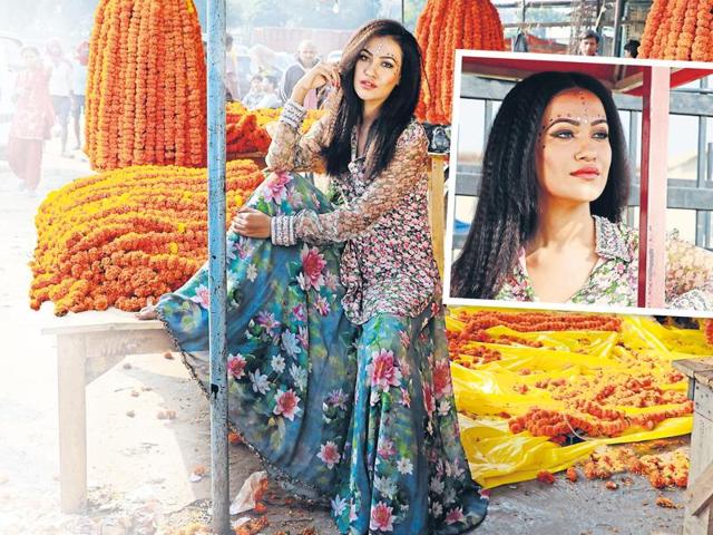 Play the daring diva this Diwali: 4 blingy looks to help you stand out ...