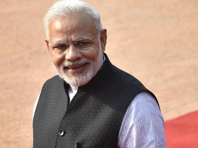 Modi wishes Gujarat on New Year, pays tribute to Indira Gandhi, Sardar ...