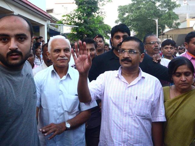 AAP launches programme to woo rural Gujarat voters, Patidars, Dalits ...