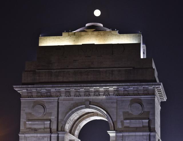 In pics: Skygazers around the world struck by the extra bright ...