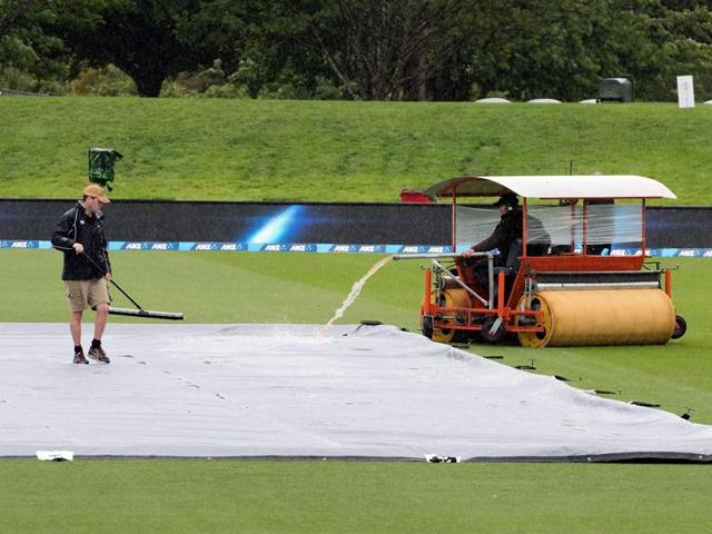 New Zealand vs Pakistan: Rain plays spoilsport in Christchurch on Day 1 ...