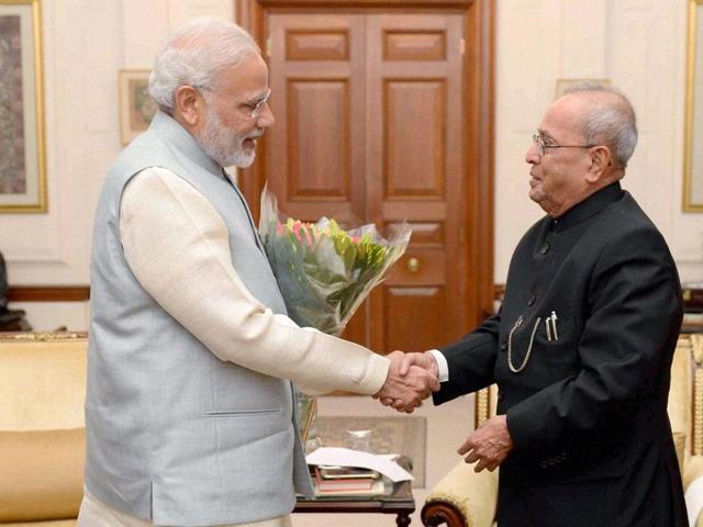 PM Modi meets President amid demonetisation chaos | India News