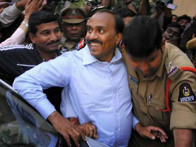 Karnataka: I-T dept raids mining baron Janardhan Reddy’s offices in ...