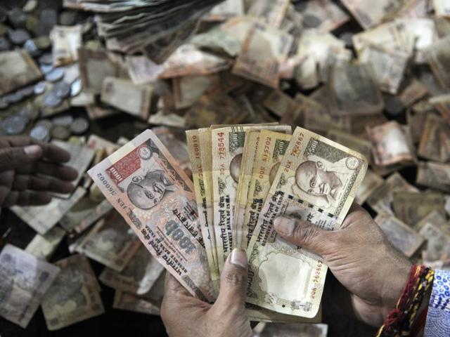 Vijayawada temple receives Rs 1.05 crores in banned currency notes in a ...