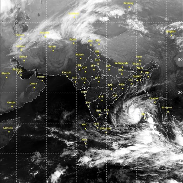 Cyclone Vardah: All 2,376 tourists stranded in Andamans evacuated ...