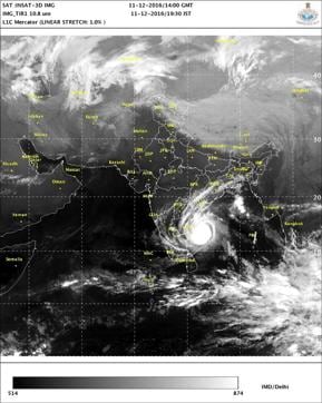 Cyclone ‘Vardah’ likely to hit Tamil Nadu, Andhra today; navy on alert ...