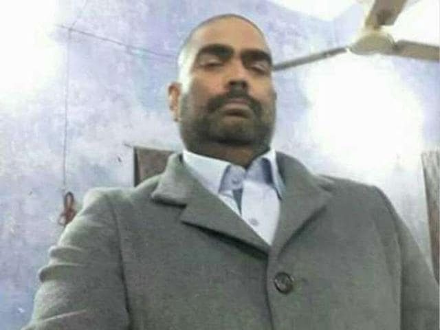 RJD leader Shahabuddin’s ‘selfie inside Siwan jail’ triggers ...