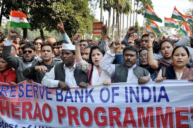 Cong’s anti-demonetisation protests end in lathi-charge, detention of ...