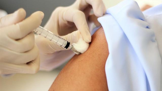 Pneumococcal vaccination: How vaccinating children helps fight ...