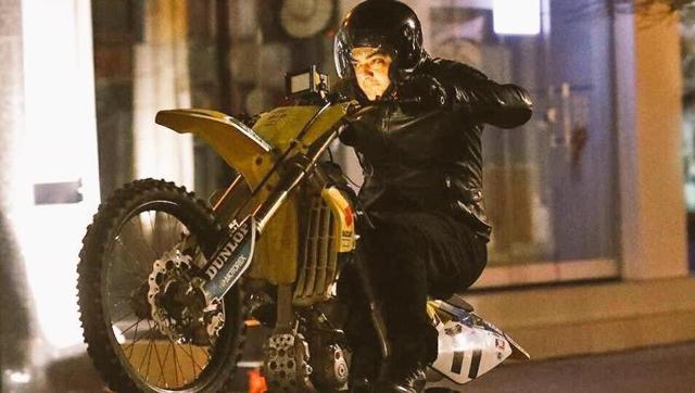 Vivegam first look: Ajith’s stuns in a chiselled physique in new poster ...