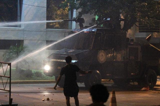 In pics | Protesters ransack Paraguay’s Congress, set fire to building ...