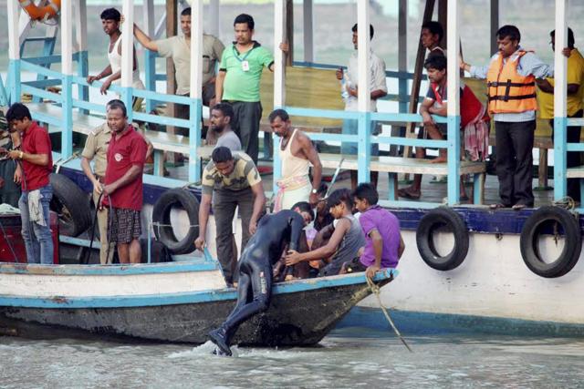 Three drown, 13 missing as river jetty collapses in Bengal’s Hooghly ...